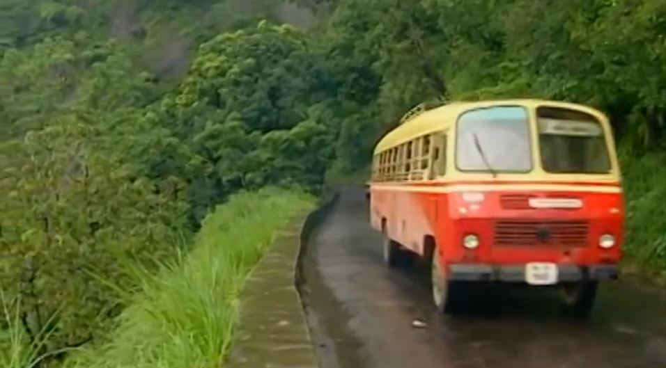 An Old Video from Thamarassery (Wayanad) Ghat - Aanavandi Travel Blog