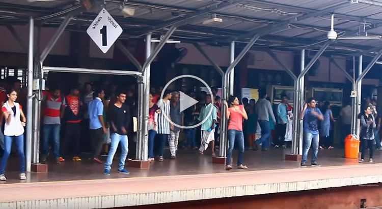 Flash mob at Thrissur Railway Station; Video... - Aanavandi Travel Blog